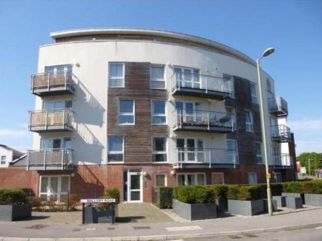 2 bedroom flat for rent in Edmund Court Basingstoke RG24