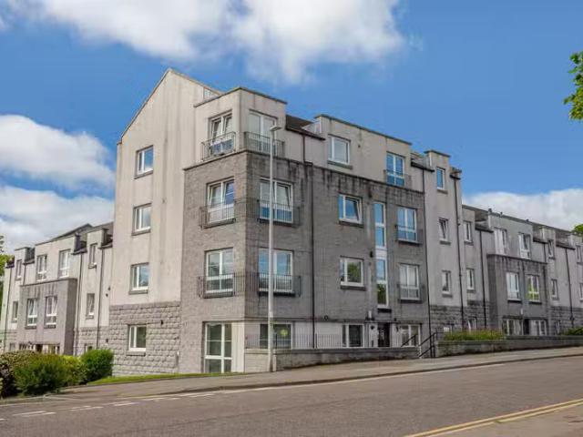 2 bedroom flat for rent in Eday Road, Aberdeen, AB15