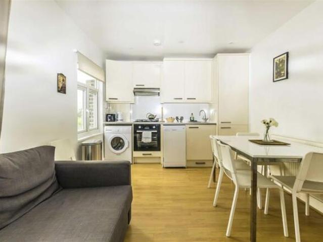 2 bedroom flat for rent in Edgware Road, Paddington, W2