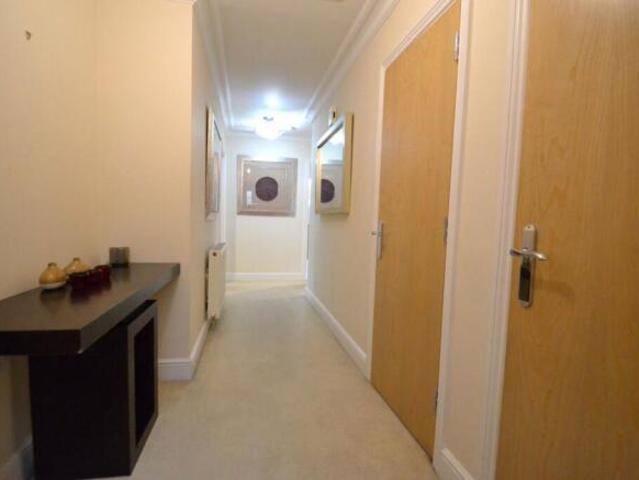 2 bedroom flat for rent in Edgware with Parking, HA8
