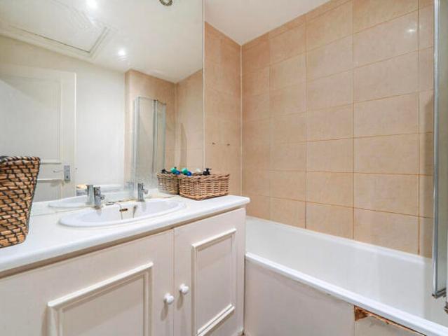 2 bedroom flat for rent in Edith Grove, Chelsea, London, SW10