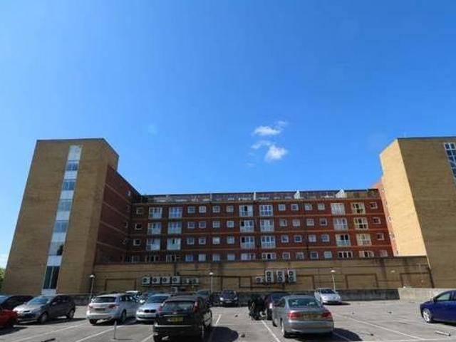 2 bedroom flat for rent in Edinburgh Gate Harlow Essex CM20