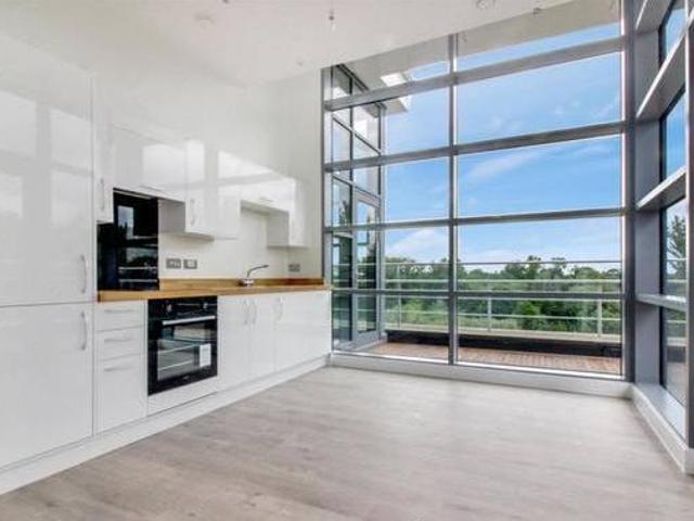 2 bedroom flat for rent in Edinburgh House Harlow CM20