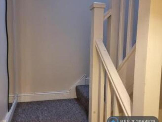 2 bedroom flat for rent in Edward Road, Southampton, SO15