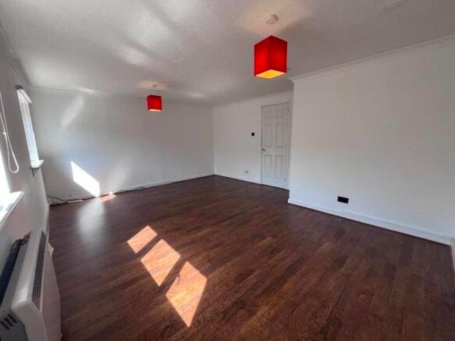 2 bedroom flat for rent in Elmvale Row, Glasgow, G21