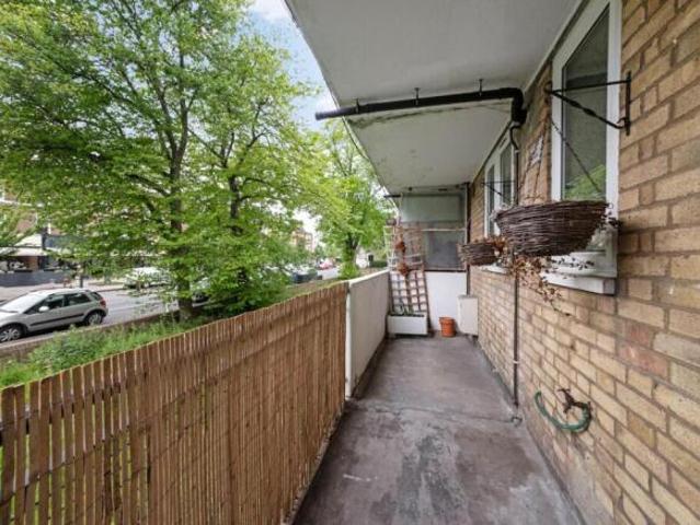 2 bedroom flat for rent in Elmworth Grove, Dulwich, London, SE21