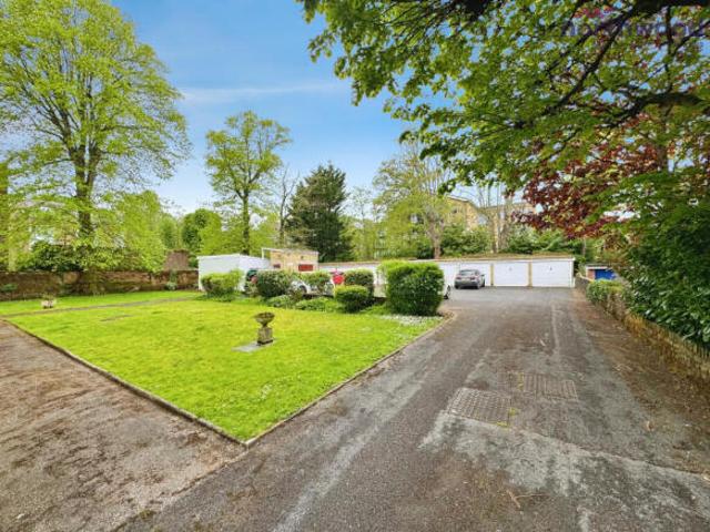 2 bedroom flat for rent in Elm Court, Westwood Road, SO17