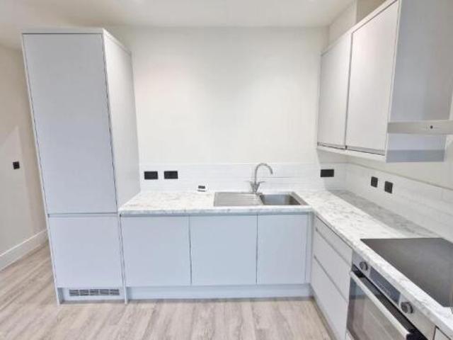 2 bedroom flat for rent in Elm Bank, Mapperley Park, Nottingham, NG3 5AJ, NG3
