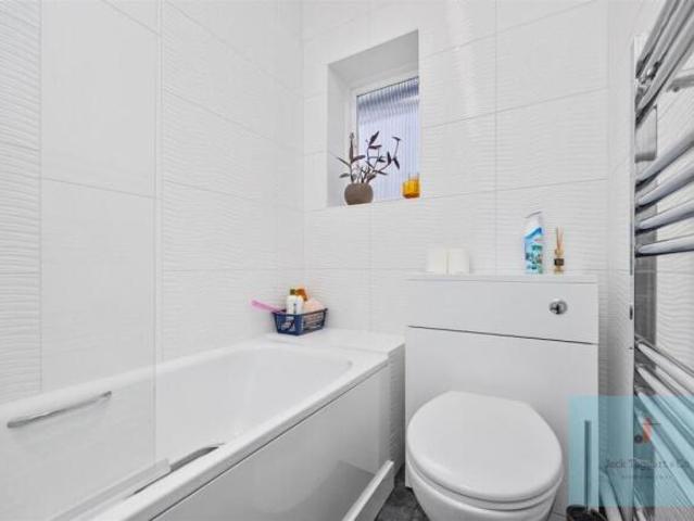 2 bedroom flat for rent in Elm Grove, Brighton, BN2