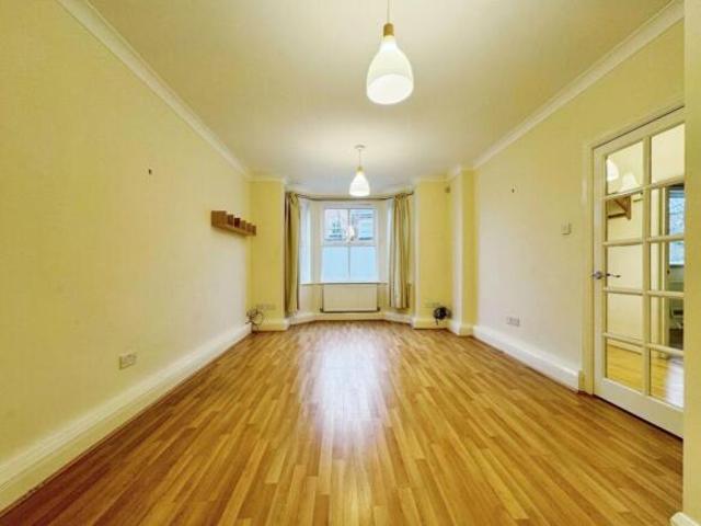 2 bedroom flat for rent in Elm Grove, Didsbury, Manchester, M20