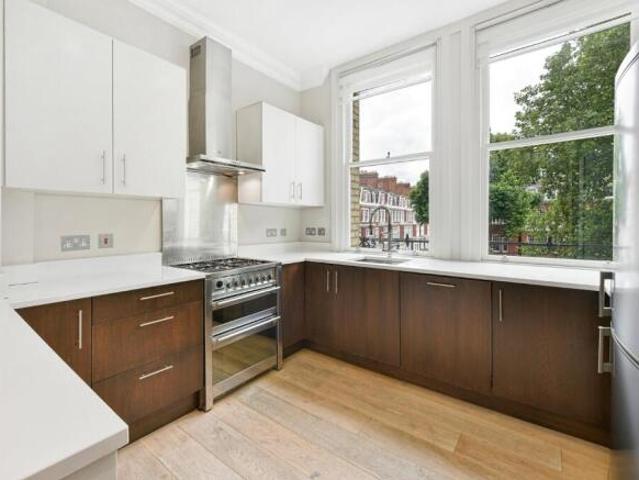 2 bedroom flat for rent in Elm Park Gardens, Chelsea, London, SW10