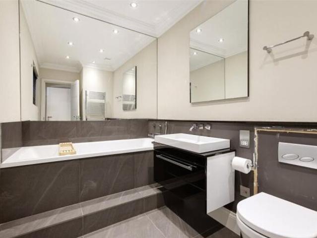 2 bedroom flat for rent in Elm Park Gardens, London, SW10