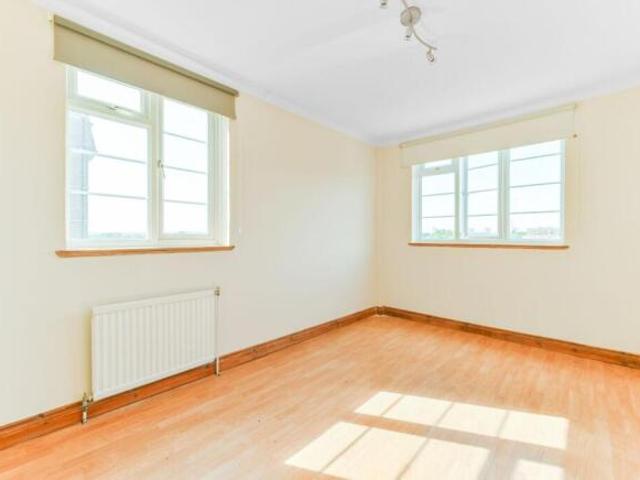 2 bedroom flat for rent in Elmers End Road, Anerley, London, SE20