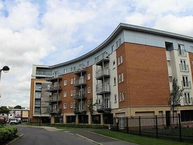 2 Bedroom Flat For Rent In Elmira Way, Salford