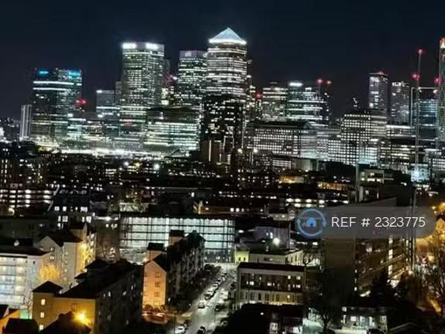 2 bedroom flat for rent in Elmslie Point, London, E3