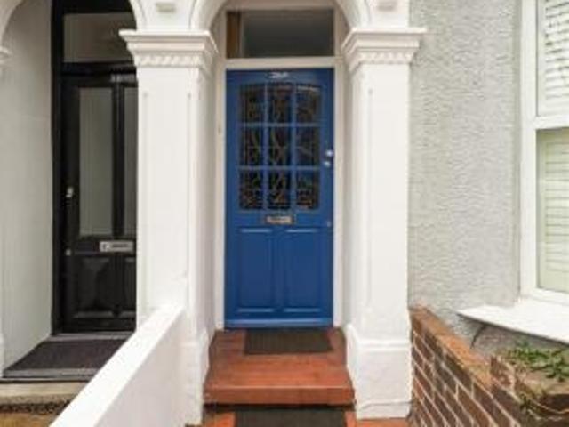 2 bedroom flat for rent in Eldon Road, Walthamstow, E17