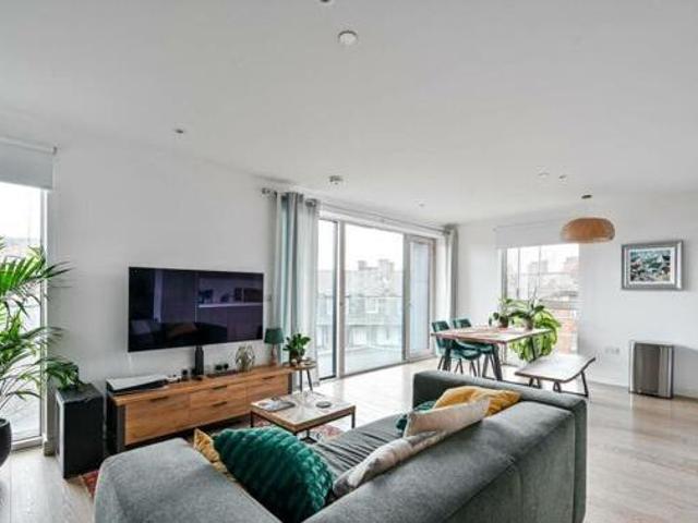 2 Bedroom Flat For Rent In Elephant And Castle, London