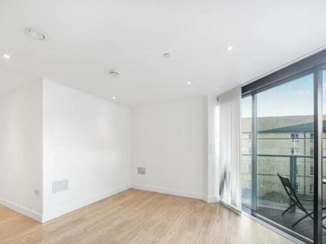 2 Bedroom Flat For Rent In Elephant And Castle, London