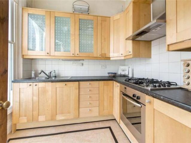 2 bedroom flat for rent in Elgin Crescent, Holland Park, W11