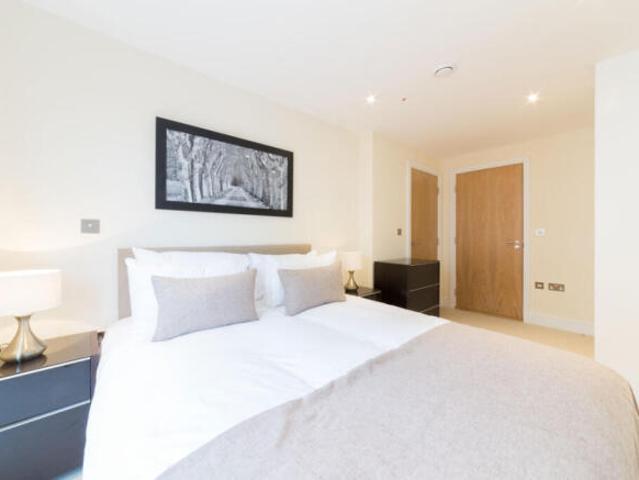 2 bedroom flat for rent in Elite House, Canary Wharf, London, E14