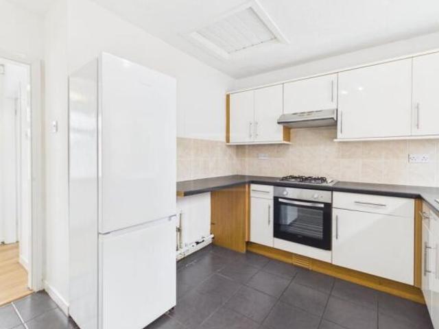 2 bedroom flat for rent in Ellesmere Road, Walton, WA4