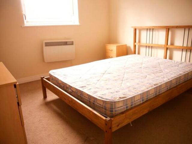 2 bedroom flat for rent in Elliot Street, Easter Road, Edinburgh, EH7