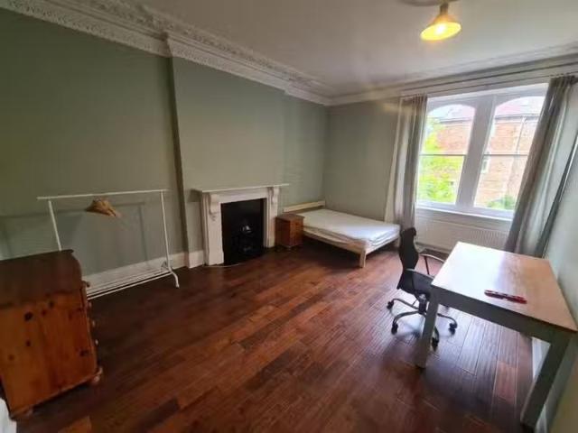 2 bedroom flat for rent in Elliston Road, Redland, BS6