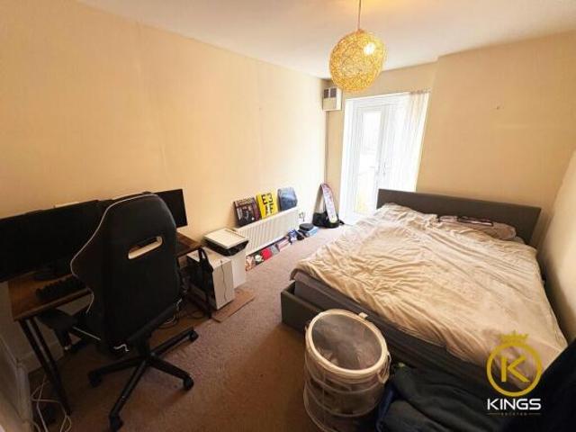 2 bedroom flat for rent in Elphinstone Road, Southsea, PO5