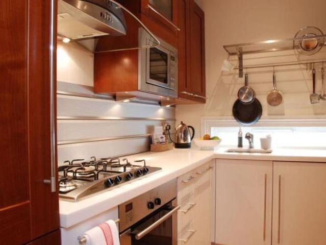 2 bedroom flat for rent in Elsham Road, Holland Park, London, W14