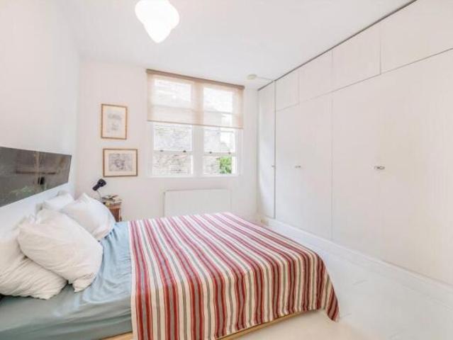 2 bedroom flat for rent in Elsham Road, Holland Park, W14
