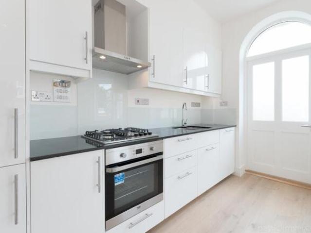 2 bedroom flat for rent in Elsie Road East Dulwich SE22