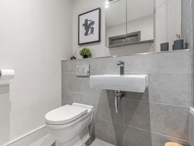 2 bedroom flat for rent in Elvian House, SL1