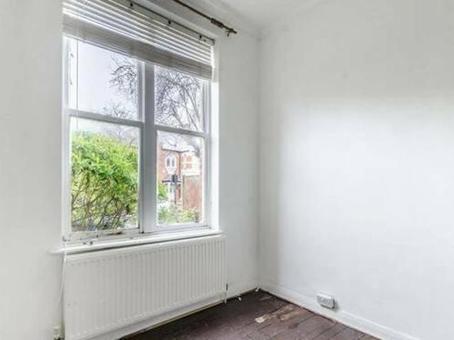 2 bedroom flat for rent in Emanuel Avenue Acton London W3