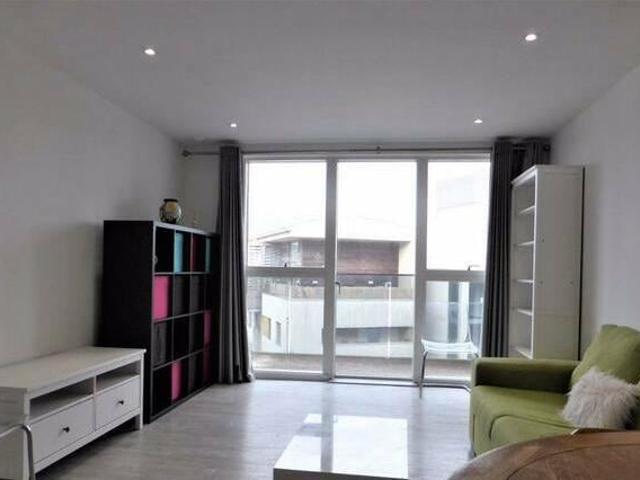 2 bedroom flat for rent in Embankment House P1714 BN1