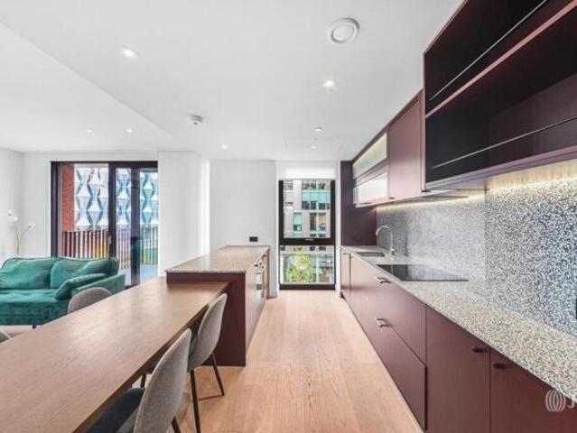 2 bedroom flat for rent in Embassy Gardens, London SW11