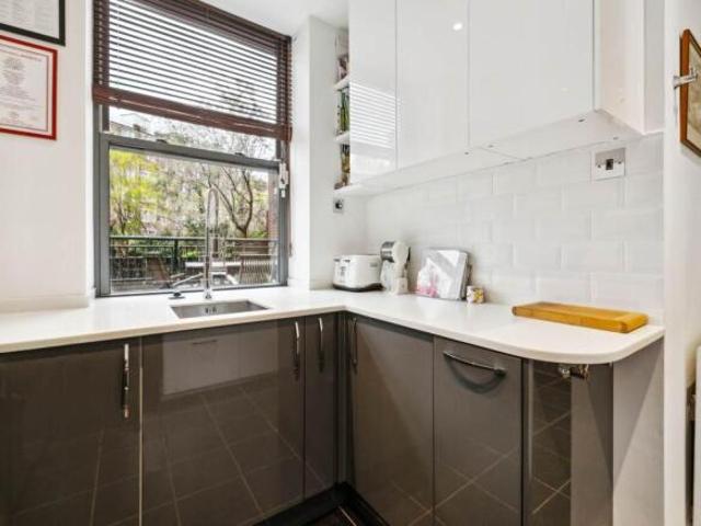 2 bedroom flat for rent in Emperors Gate SW7