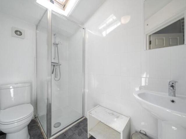2 bedroom flat for rent in Endymion Road, London, SW2