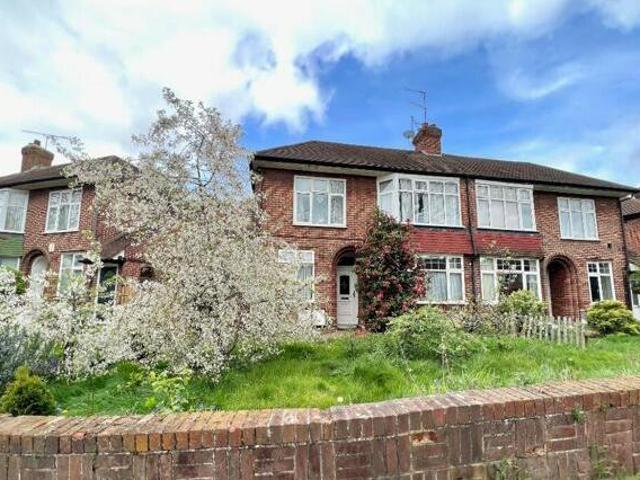 2 Bedroom Flat For Rent In Enfield, Middlesex