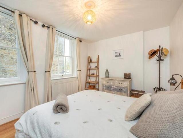 2 bedroom flat for rent in Englands Lane, London NW3