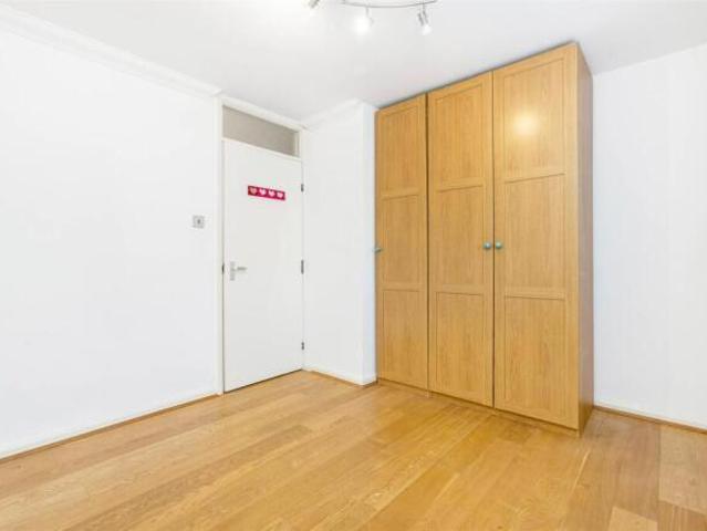 2 bedroom flat for rent in Essex Court, Barnes, SW13