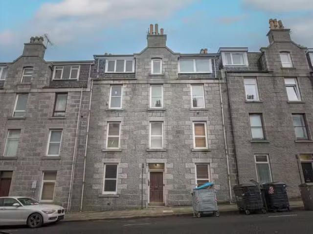 2 bedroom flat for rent in Esslemont Avenue, Aberdeen, AB25