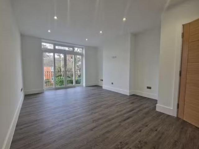2 bedroom flat for rent in epping, CM16