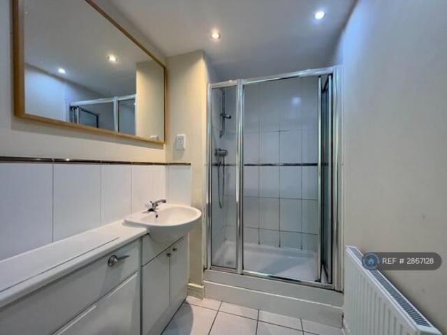 2 bedroom flat for rent in Erebus Drive, London, SE28