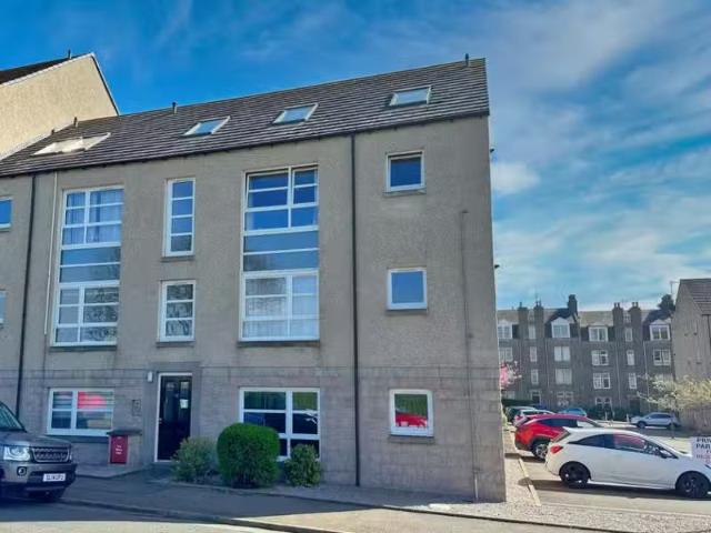 2 bedroom flat for rent in Erroll Street, Aberdeen, AB24