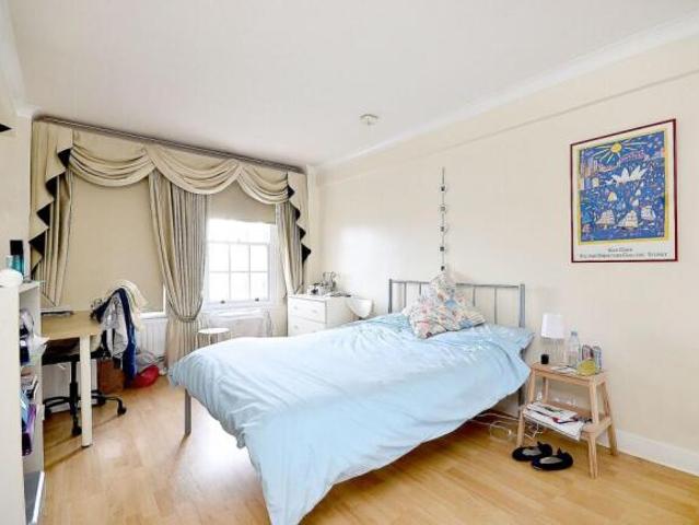 2 bedroom flat for rent in Eton College Road, Belsize Park, London, NW3