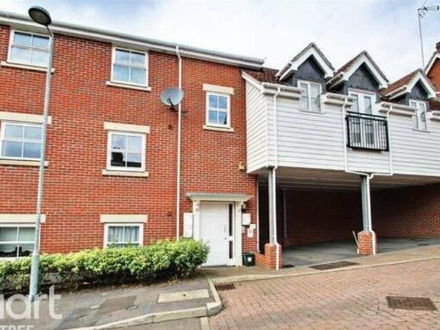 2 bedroom flat for rent in Evans Court Halstead CO9