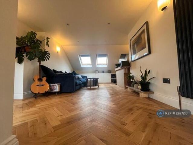 2 bedroom flat for rent in Eve Rd, London, N17