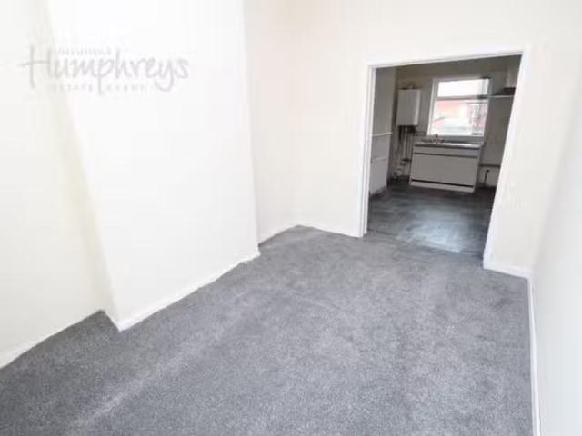 2 bedroom flat for rent in Evelyn Road B Viewings, B11