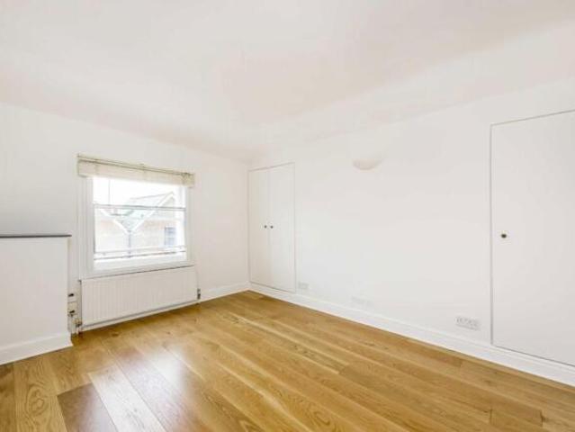 2 bedroom flat for rent in Evelyn Road, Richmond, TW9