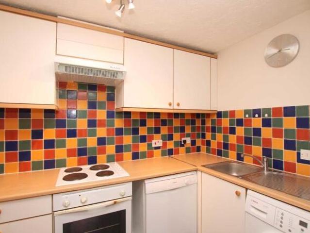 2 bedroom flat for rent in Exeter Close, Watford, WD24